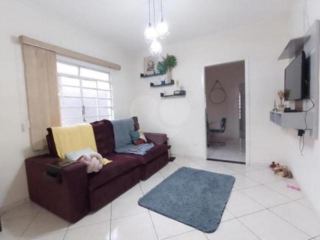 Casa à venda em São Lázaro