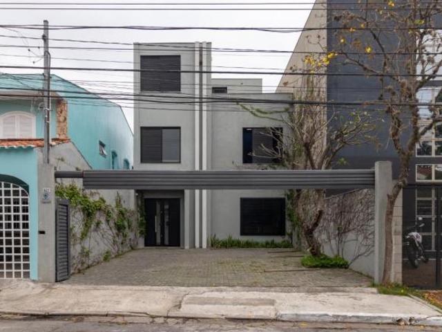 Casa à venda em São Paulo, no bairro Chácara Santo Antônio
