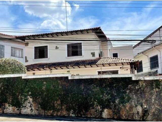 Casa à venda em São Paulo, Aclimação, com 3 quartos, 265m²
