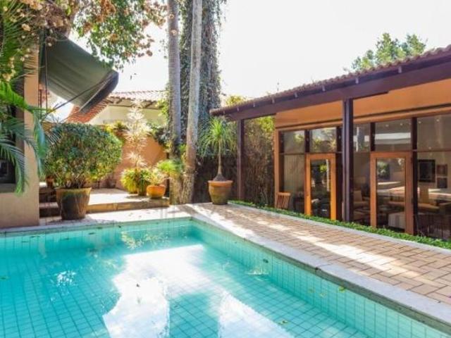 Casa à venda em São Paulo SP no Jardim Guedala: 3 quartos, 3 suítes, 5 salas, 5 banheiros, 4 vagas