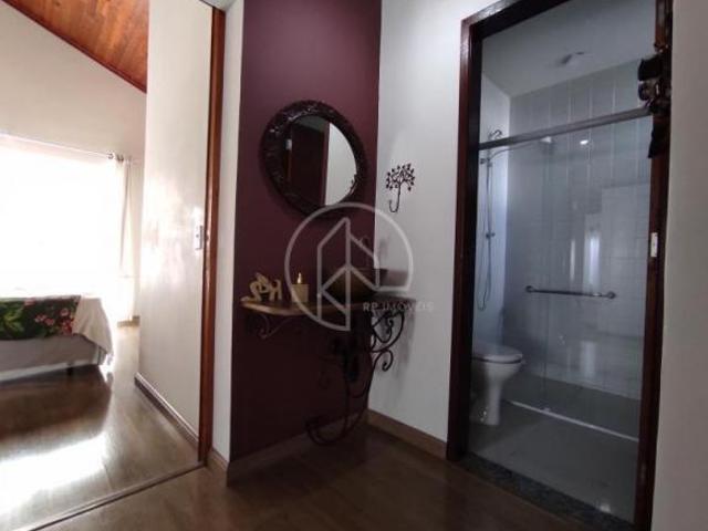Casa à Venda em São Pedro, Juiz de Fora MG: 2 Quartos, 1 Suíte, 2 Vagas de Garagem e Documentação Co