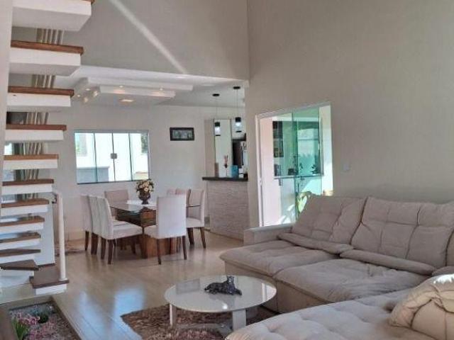 Casa à venda em São Pedro, Jardim Itália, com 3 quartos, com 238 m²