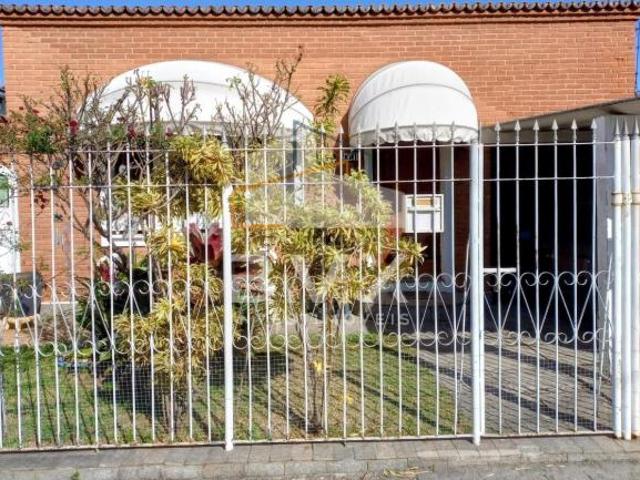Casa à venda em São Roque SP, Jardim Bandeirantes: 100 m², 2 quartos, 2 salas, 1 banheiro, 1 lavabo