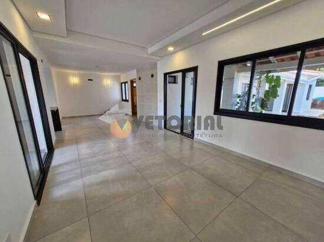 Casa à venda em São Sebastião, Barequeçaba, com 4 quartos, 190m²