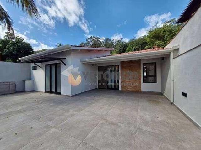 Casa à venda em São Sebastião, Barequeçaba, com 4 quartos, 320m²