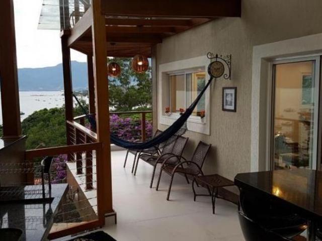 Casa à venda em São Sebastião/SP