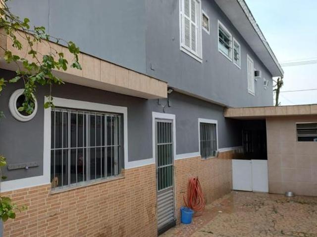 Casa à venda em São Vicente SP Jardim Independência: 3 quartos, 2 salas, 2 banheiros, 3 vagas, 238