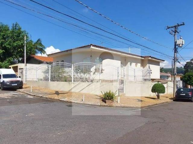Casa a venda em Sousas Campinas