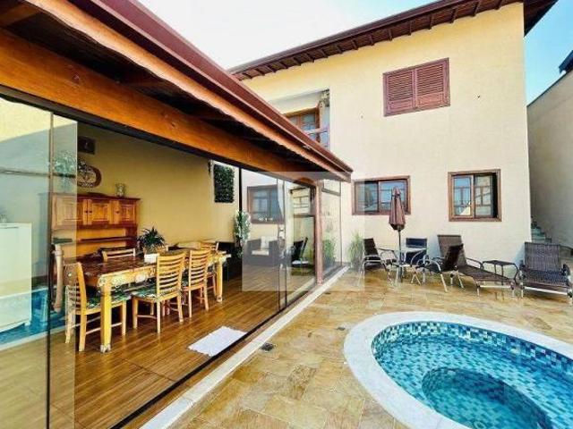 Casa a venda em Sousas, Campinas/SP