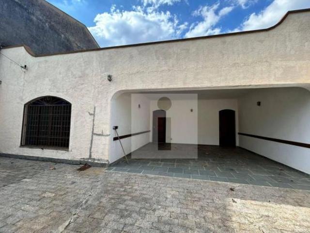 Casa a venda em Sousas, Campinas/SP