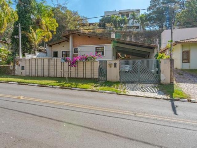 Casa à venda em Sousas
