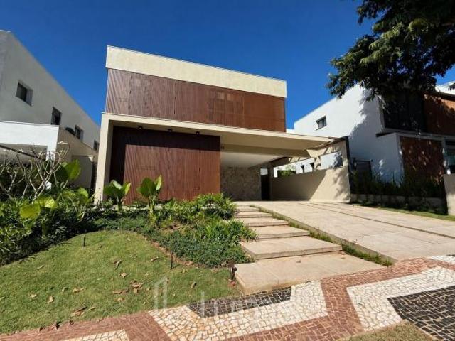 Casa à venda em Sousas