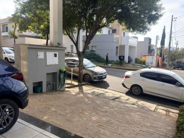 Casa à venda em Sorocaba: 3 suítes, 241m², R$1,55 mi