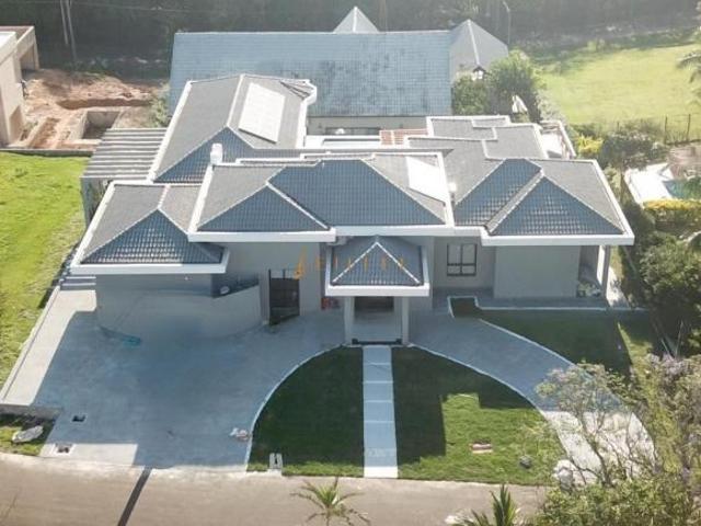 Casa à venda em Sorocaba, com 3 suítes, com 437 m², Condomínio Vale do Lago