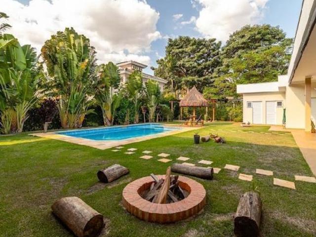 Casa à venda em Sorocaba, com 3 suítes, com 560 m², Condomínio Vale do Lago
