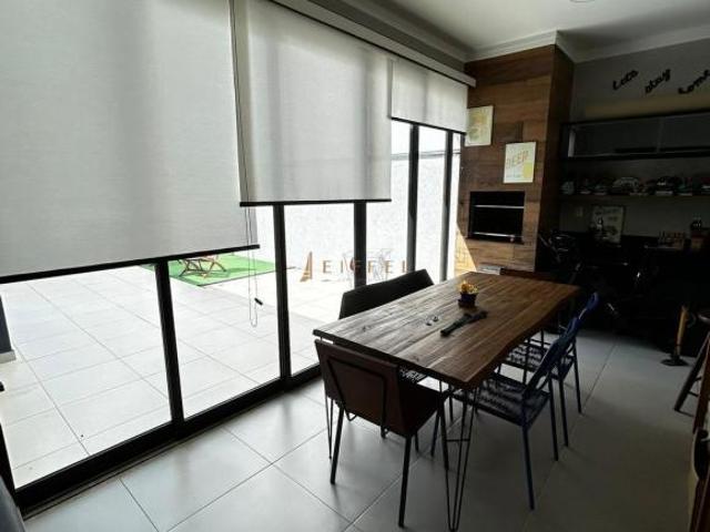 Casa à venda em Sorocaba, Alto da Boa Vista, com 3 suítes, com 160 m², Condomínio Le France