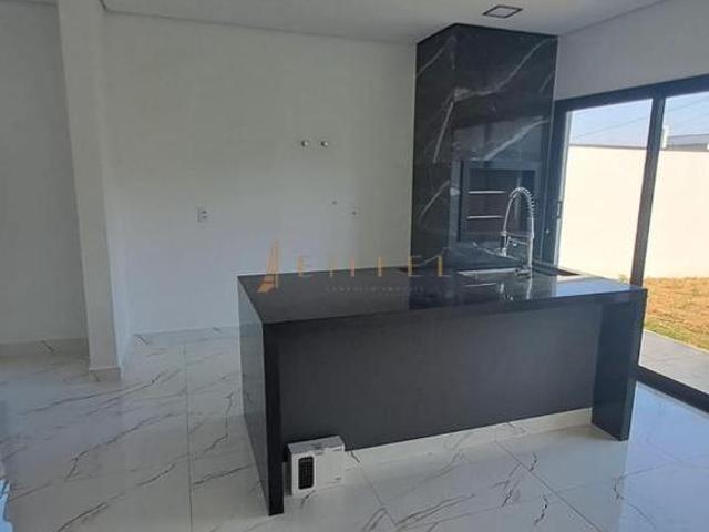 Casa à venda em Sorocaba, Jardim Residencial Villagio Wanel, com 3 quartos, com 174 m²