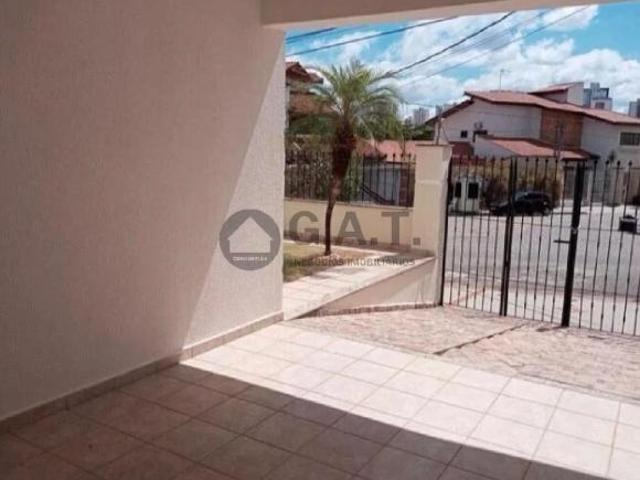 Casa à venda em Sorocaba SP: 3 quartos, 1 suíte, 2 salas, 2 banheiros, 2 vagas, 176m² no Jardim Emba