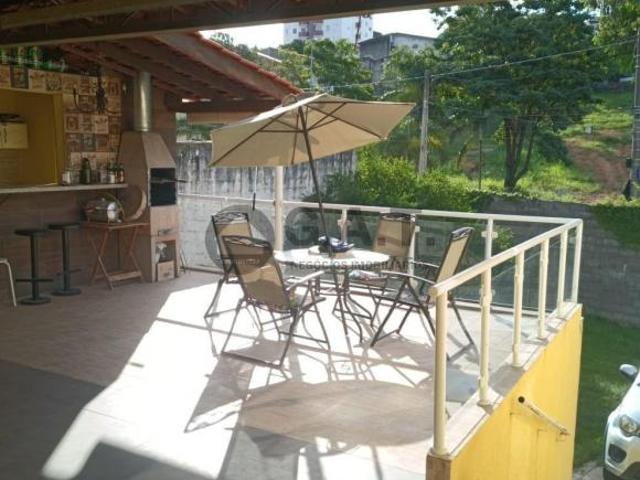 Casa à Venda em Sorocaba SP, 3 Quartos, 1 Suíte, 2 Salas, 3 Banheiros, 11 Vagas de Garagem, 170m²