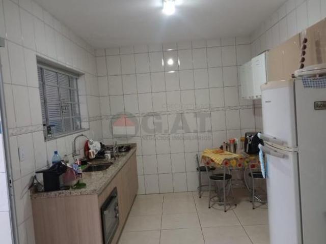 Casa à venda em Sorocaba SP, Jardim Santa Barbara: 3 quartos, 1 sala, 1 banheiro, 3 vagas de garagem
