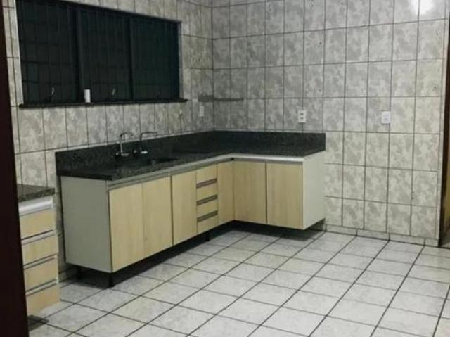 Casa à venda em Sorocaba SP, Jardim Santo André: 3 quartos, 1 suíte, 2 banheiros, 2 vagas, 158m²