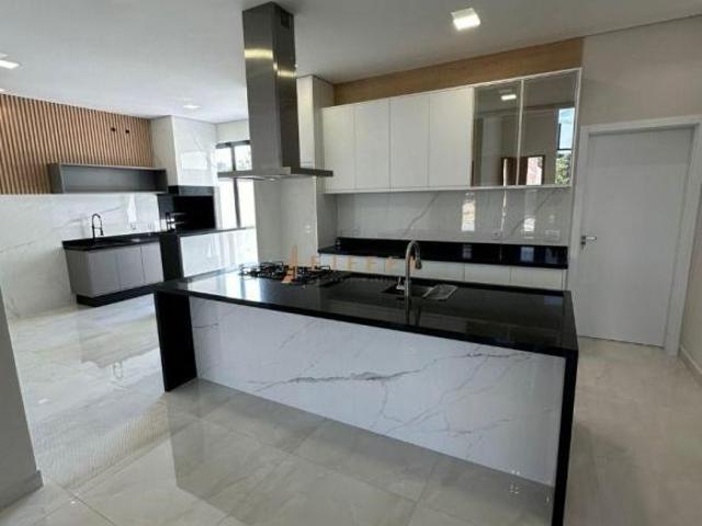 Casa à venda em Sorocaba, Wanel Ville, com 3 suítes, com 164 m², Condomínio Helena Maria
