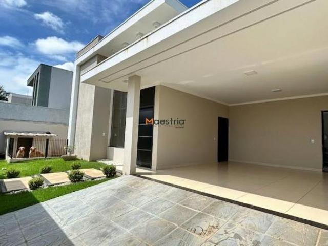 Casa à venda em Sorriso Jardim dos Imigrantes — 3 suítes, 2 vagas, acabamento em porcelanato