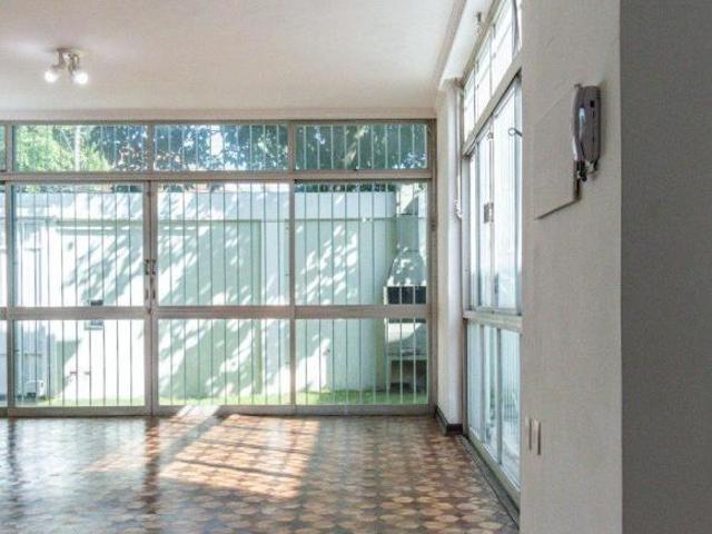Casa à venda em Saúde