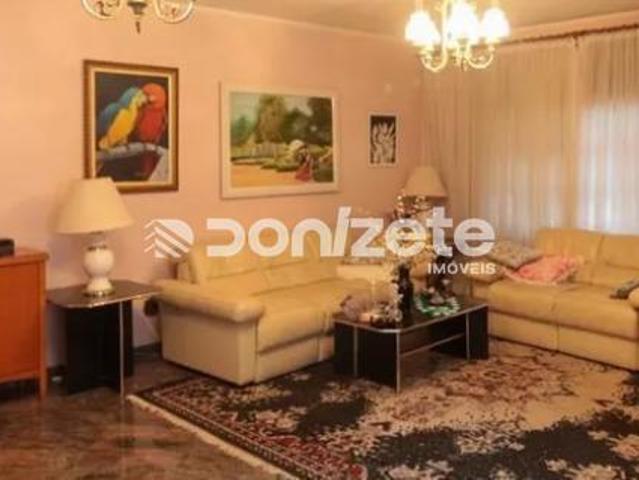 Casa à venda em Sacomã, SP – 3 quartos, 1 suíte, 4 vagas, mobiliada