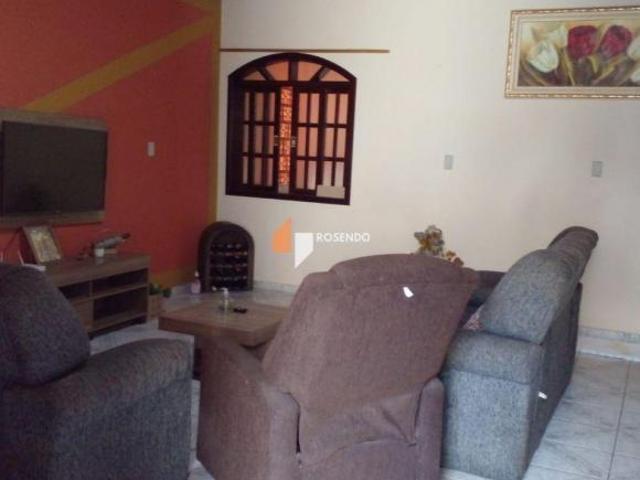 Casa à Venda em Salesópolis – Conforto, Charme e Amplo Espaço!