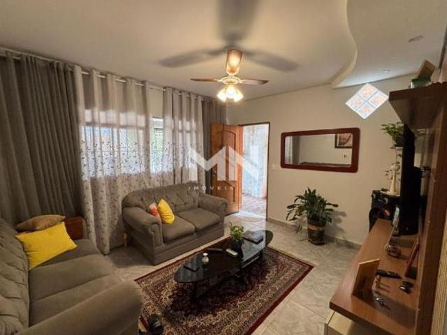 Casa à venda em Salto Jardim Nair Maria – 2 dormitórios, 1 suíte, 2 vagas, ocupado