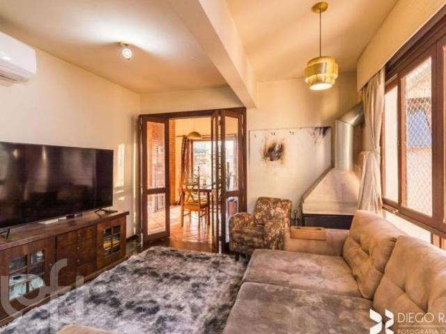 Casa à venda em Santo Antônio com 346 m², 4 quartos, 1 suíte, 5 vagas