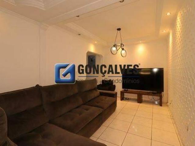 Casa à venda em Santo André Cidade São Jorge | 3 dormitórios, 1 suíte e 2 vagas