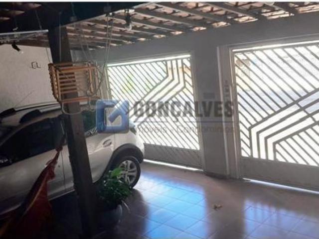 Casa à venda em Santo André, Santa Maria 2 quartos, 1 suíte, 2 vagas e acabamento em porcelanato
