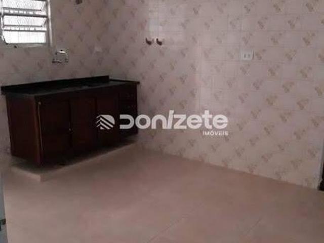 Casa à venda em Santo André Vila Tibiriçá – 2 dormitórios, 3 vagas, financiamento