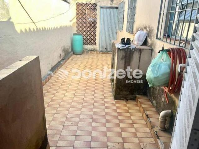 Casa à venda em Santo André Vila Eldízia 2 quartos, 2 vagas, Financiável