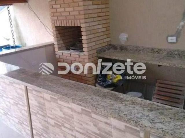 Casa à venda em Santo André Vila Junqueira, 183m² útils em terreno de 250m²