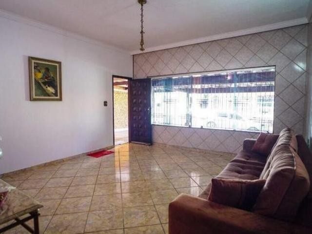Casa à venda em Santo André – Vila São Pedro, 216 m² de área interna com 4 vagas