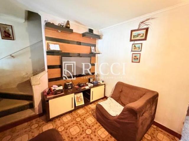 Casa à venda em Santos SP, Marapé: 2 quartos, 2 salas, 2 banheiros, 1 vaga, 118m². Oportunidade impe