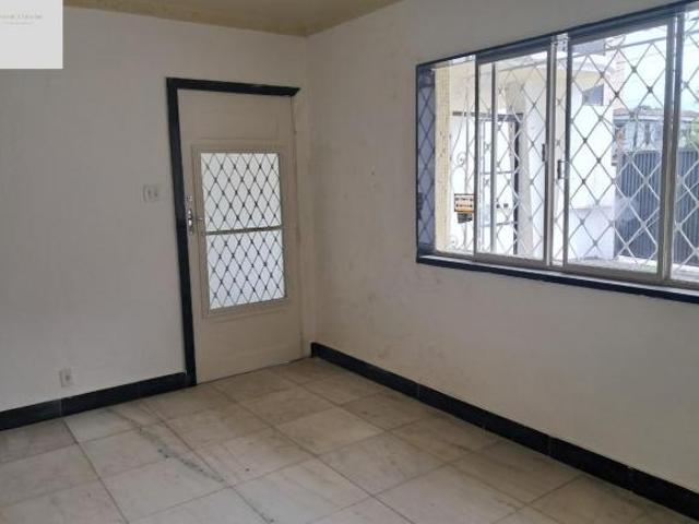 Casa à venda em Santos SP, bairro Embaré, 3 quartos, 2 salas, piscina