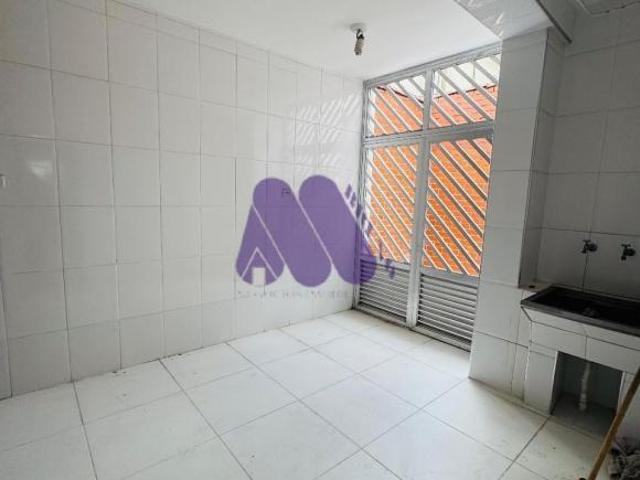 Casa à venda em Santos SP, bairro Embaré: 2 quartos, 1 sala, 2 banheiros, 2 vagas de garagem, 120 m²