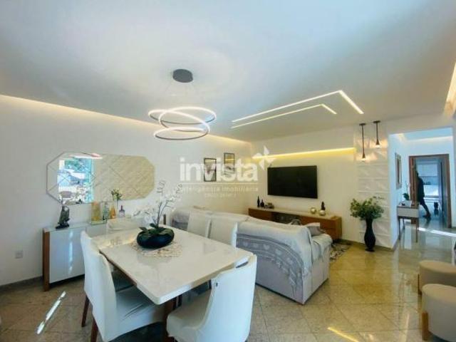 Casa à venda em Santos/SP Campo Grande | 3 suítes, 3 vagas e piscina