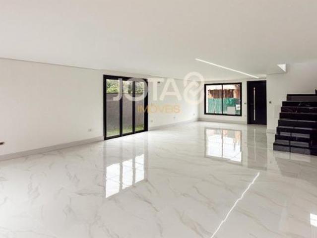 Casa à venda em Santa Cândida