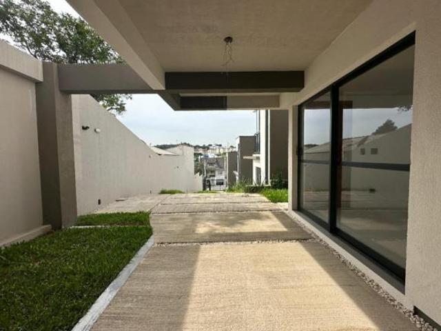 Casa à venda em Santa Cândida