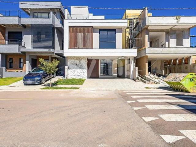 Casa à venda em Santa Cândida