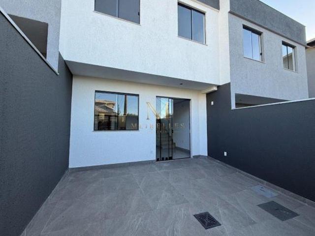Casa duplex 3 quartos suíte 2 vagas no Santa Amélia/BH