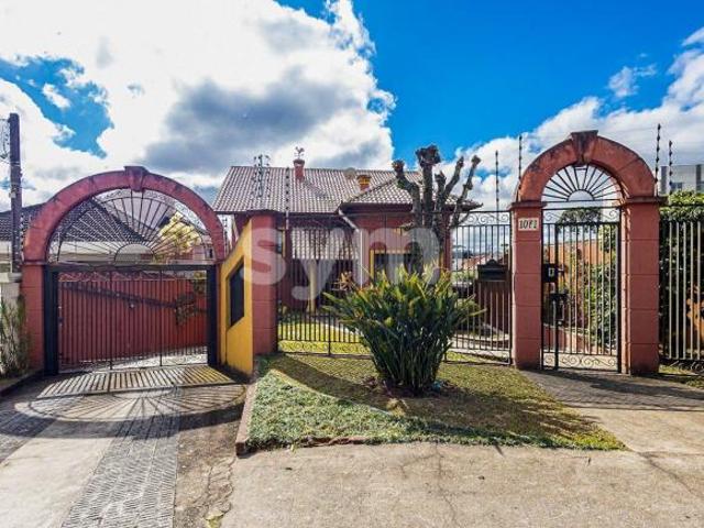 Casa à venda em Santa Felicidade