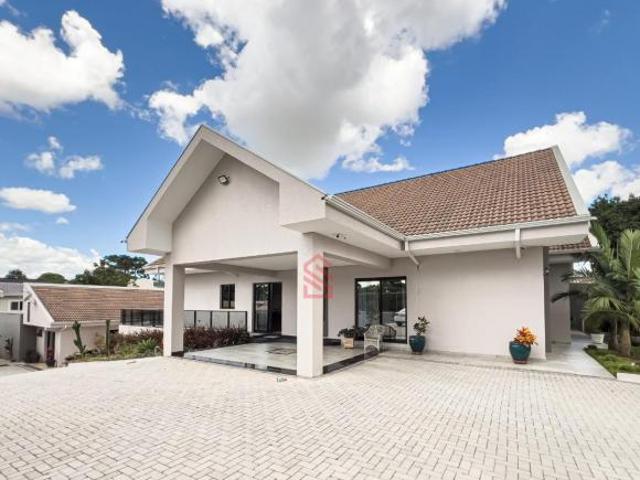 Casa à venda em Santa Felicidade em terreno com 2.892m² veja vídeo no site Sobiech