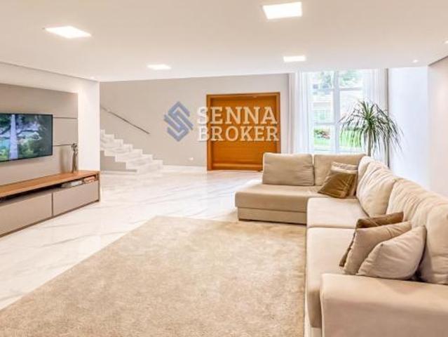 Casa a venda em Santa felicidade próximo ao Bosque Italiano