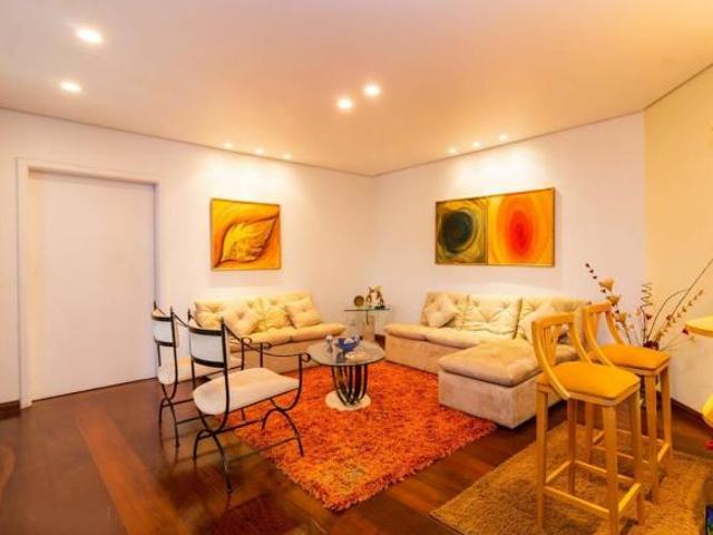 Casa à venda em Santa Lúcia